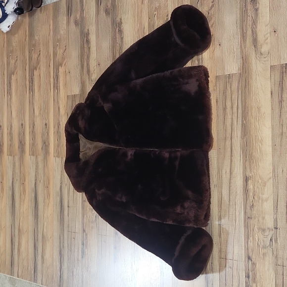 Vintage | Jackets & Coats | Vintage Brown Bear Fur Coat W Pockets Fur ...
